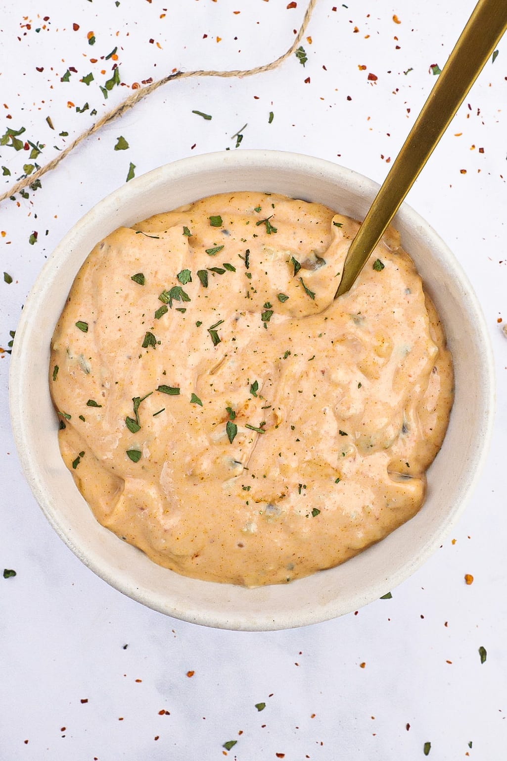 Hjemmelavet burgerdressing - Opskrift på klassisk burgerdressing