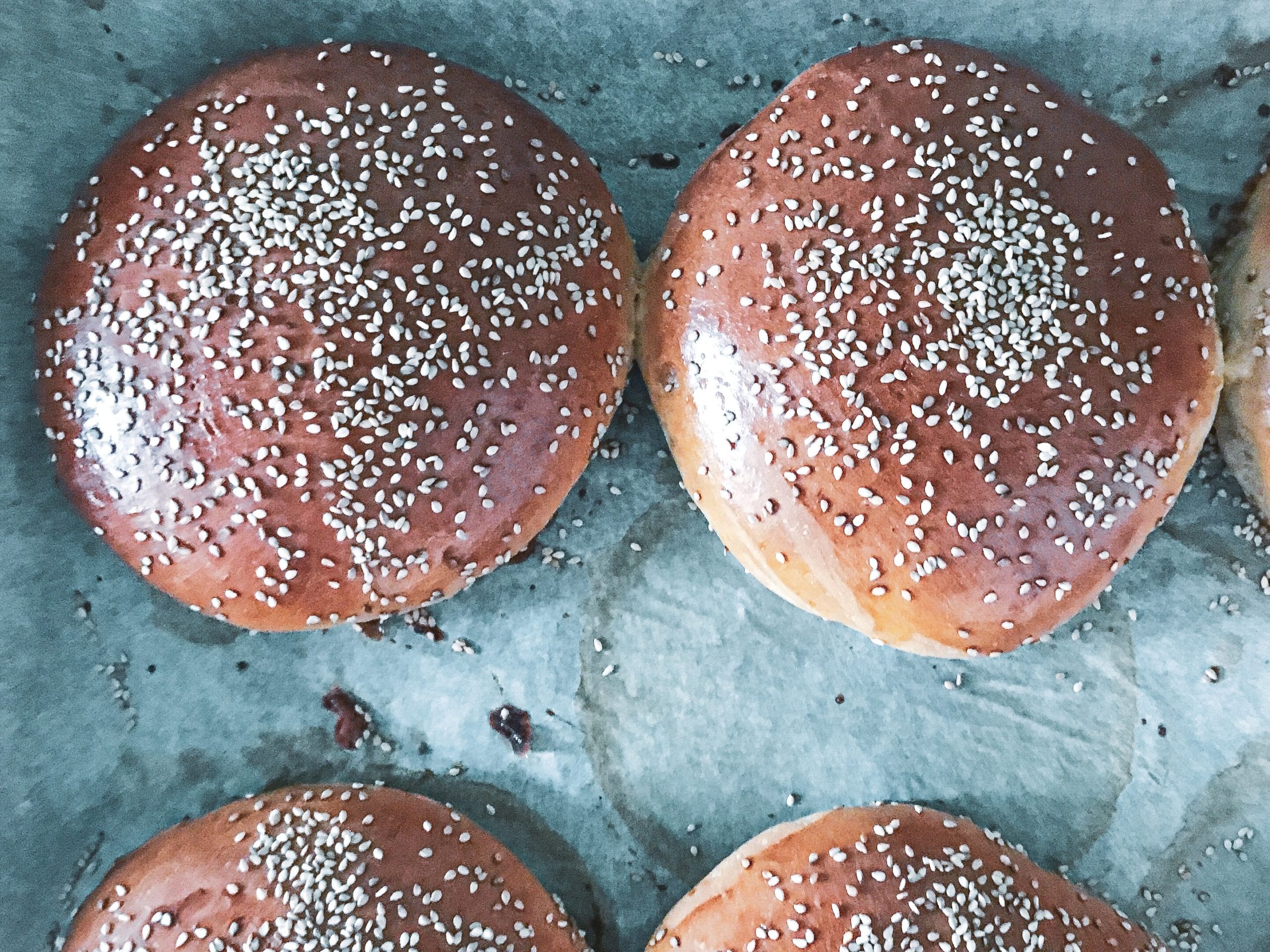 Brioche burgerboller - Opskrift på bløde brioche burgerboller