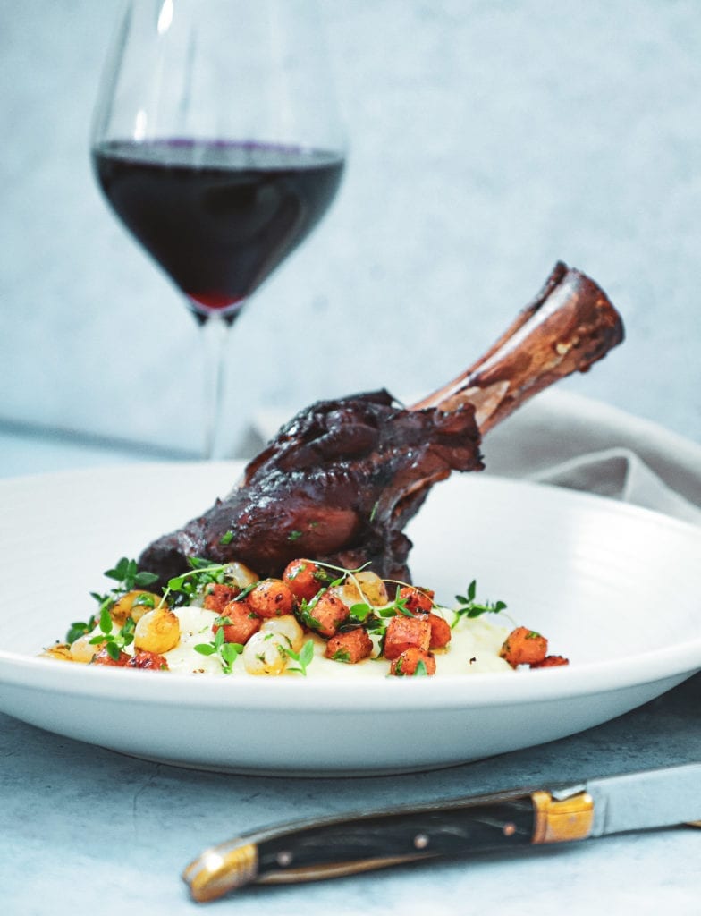 Lammeskank - Opskrift på rødvins braiseret skank med tilbehør