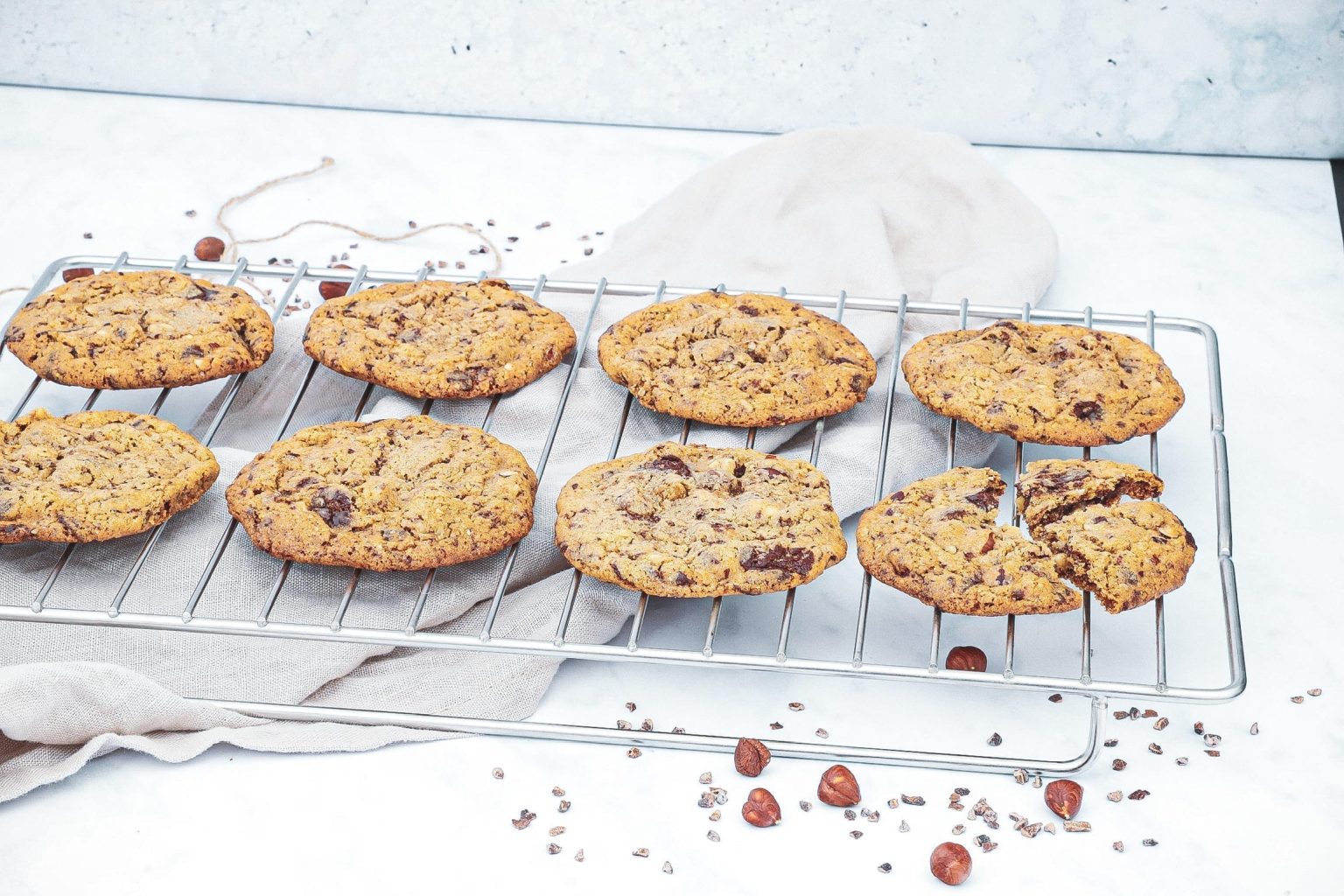 Hjemmebagte cookies - Opskrift på cookies med chokolade og nødder