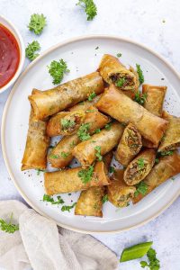 Hjemmelavede forårsruller - Opskrift på sprøde forårsruller