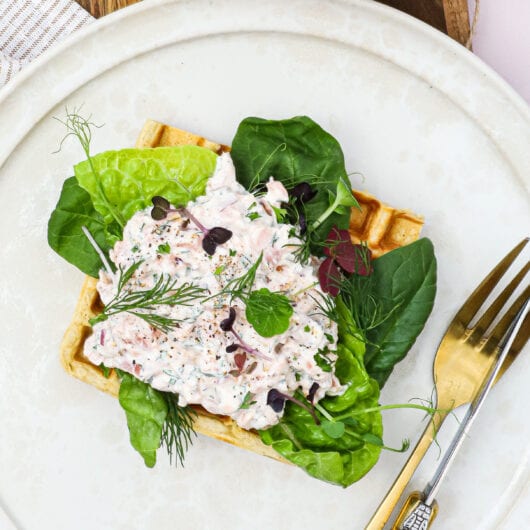 Mad vafler - Opskrift på mad vafler med rejser og avocado