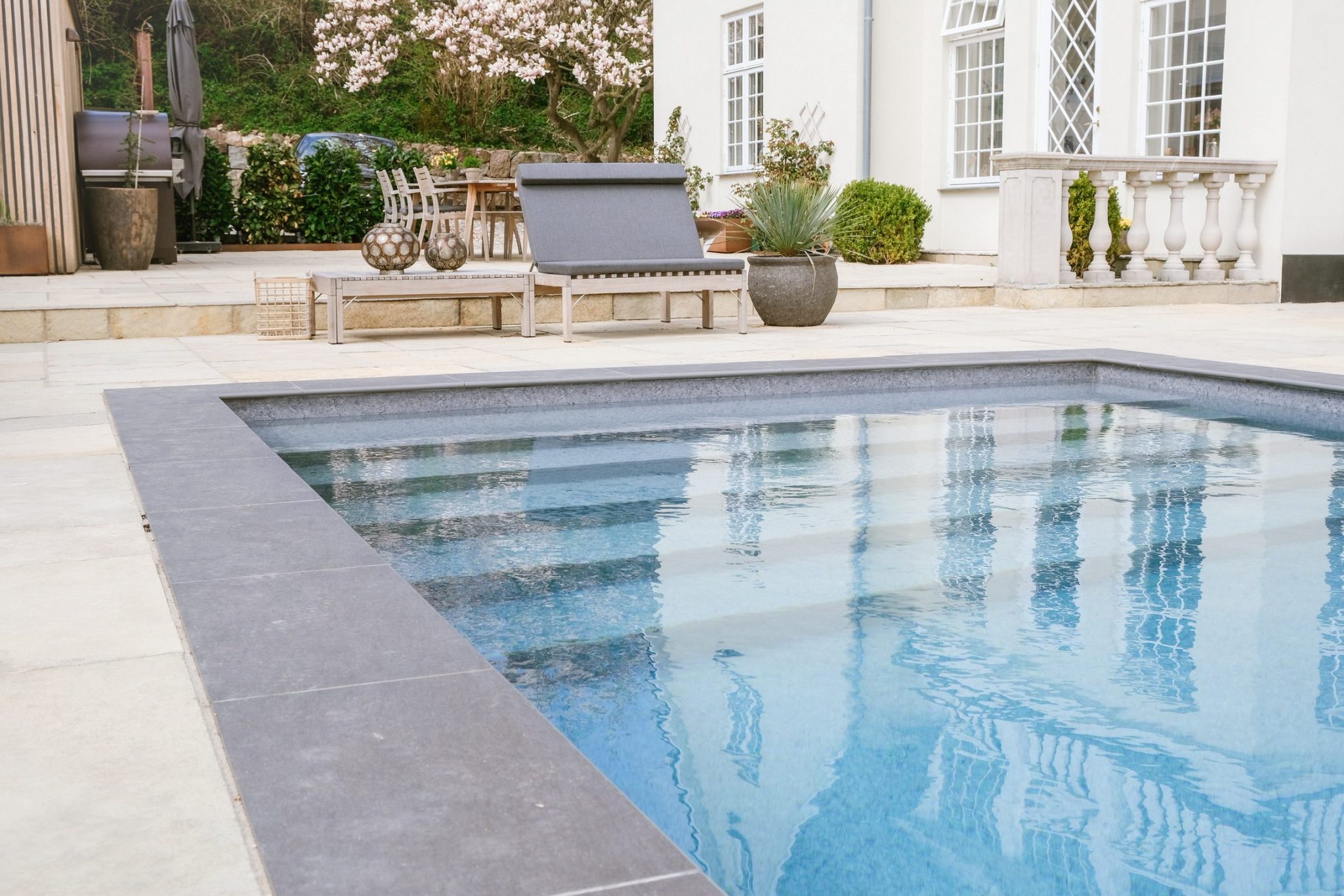 Komplet swimmingpool i haven