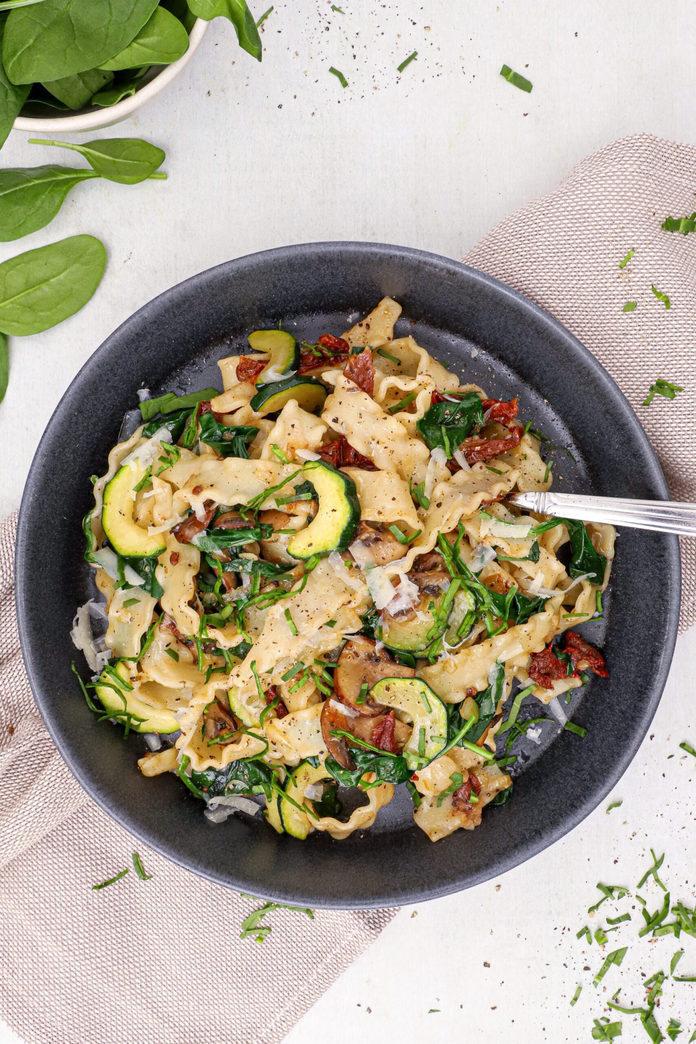 Nem vegetar pasta - Opskrift på hurtig vegetar pasta