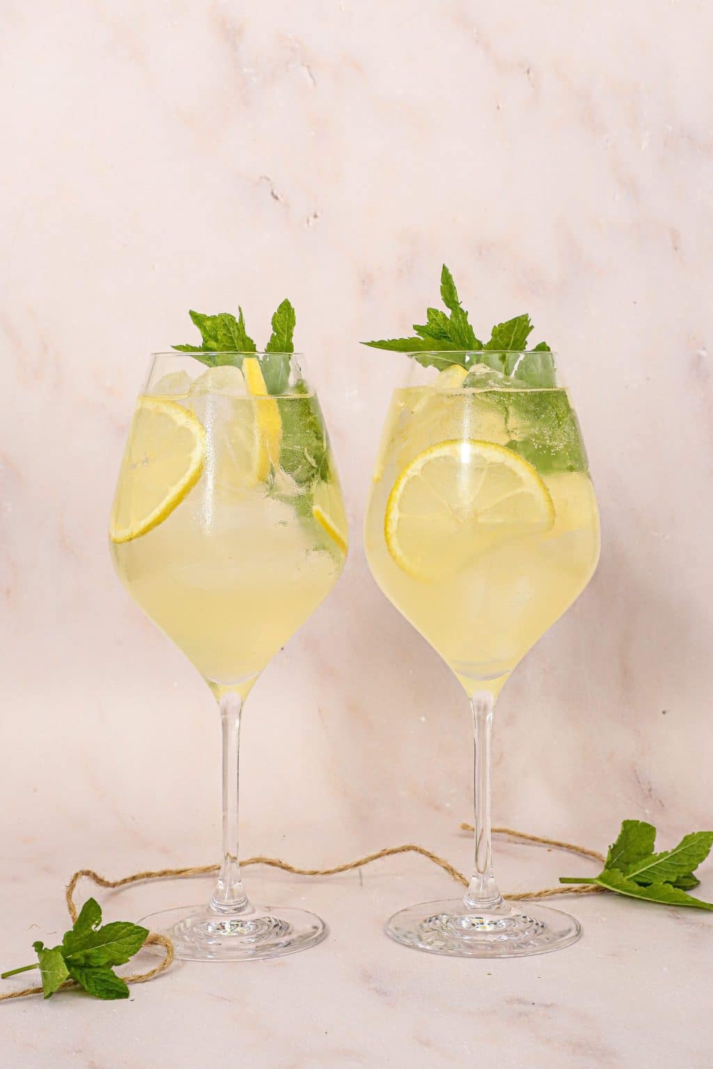 Limoncello Spritz - Skøn sommerdrink - Få den nemme opskrift her