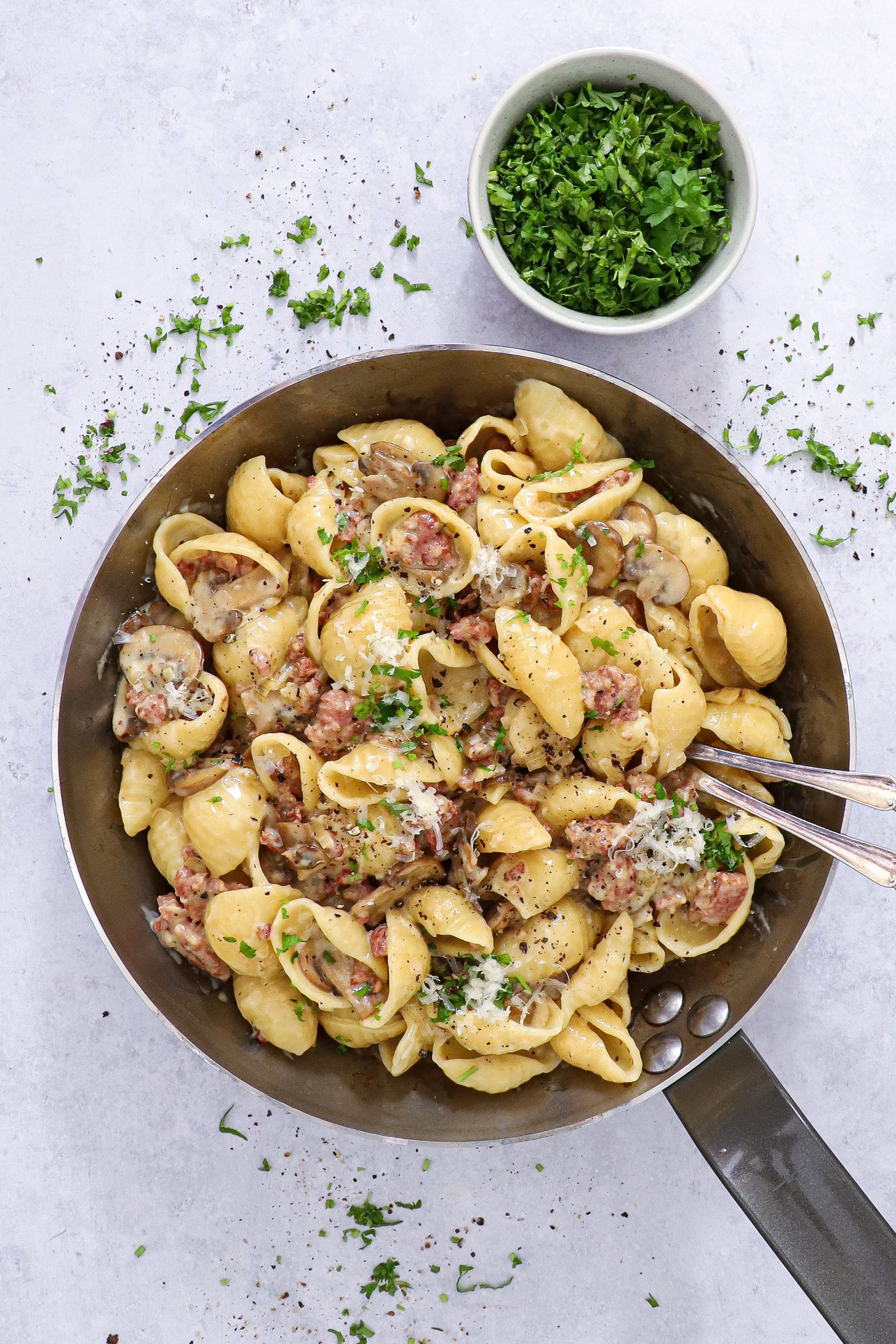 Pasta boscaiola - Klassisk pasta med salsiccia og svampe