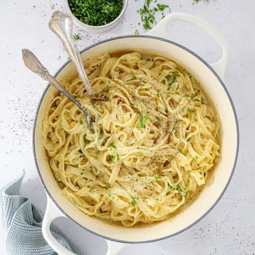 Pasta med parmesansauce - Nem pastaret med cremet parmesansauce