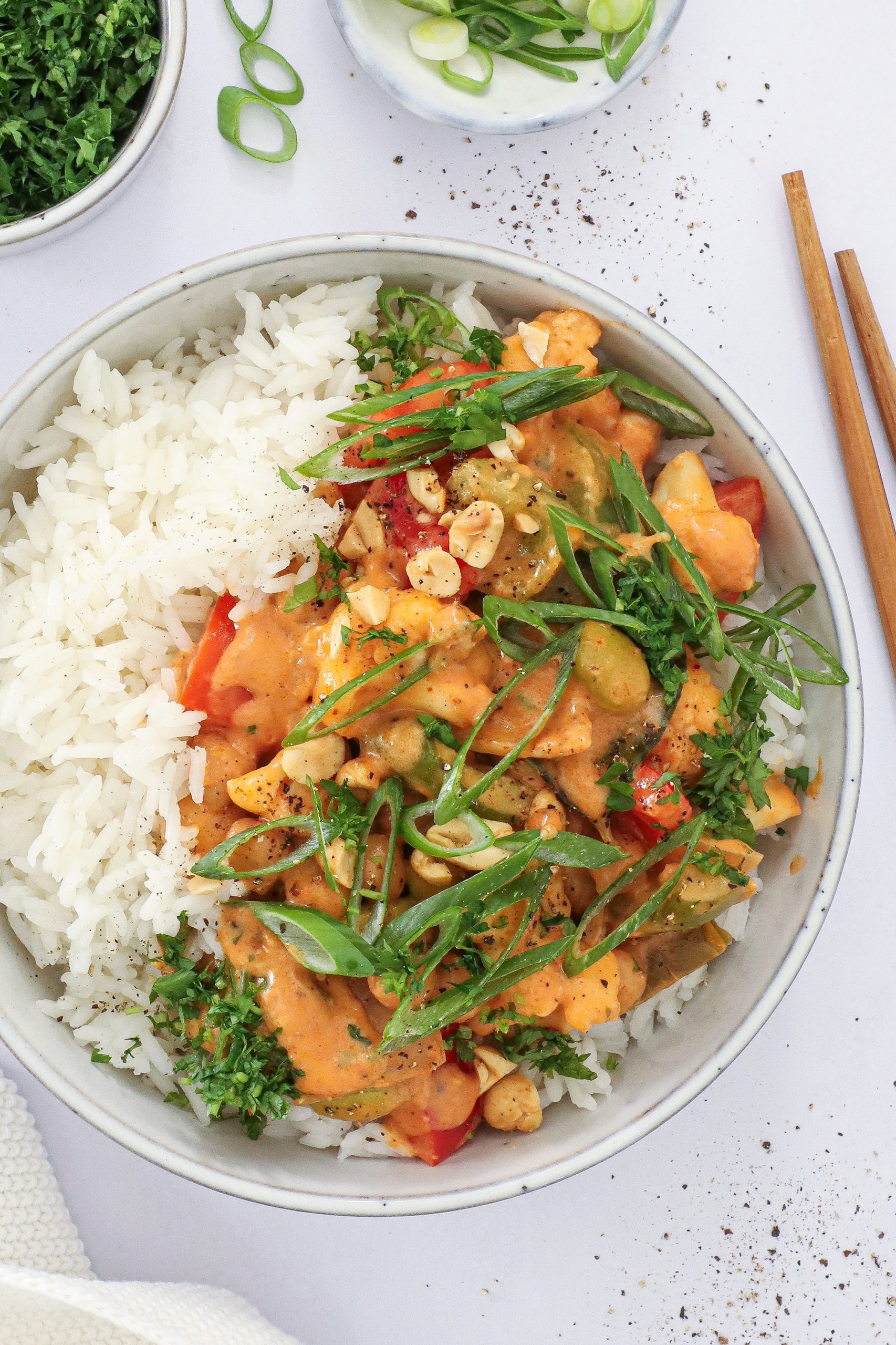 Vegetarisk rød karry med kikærter - Vegetar thai curry