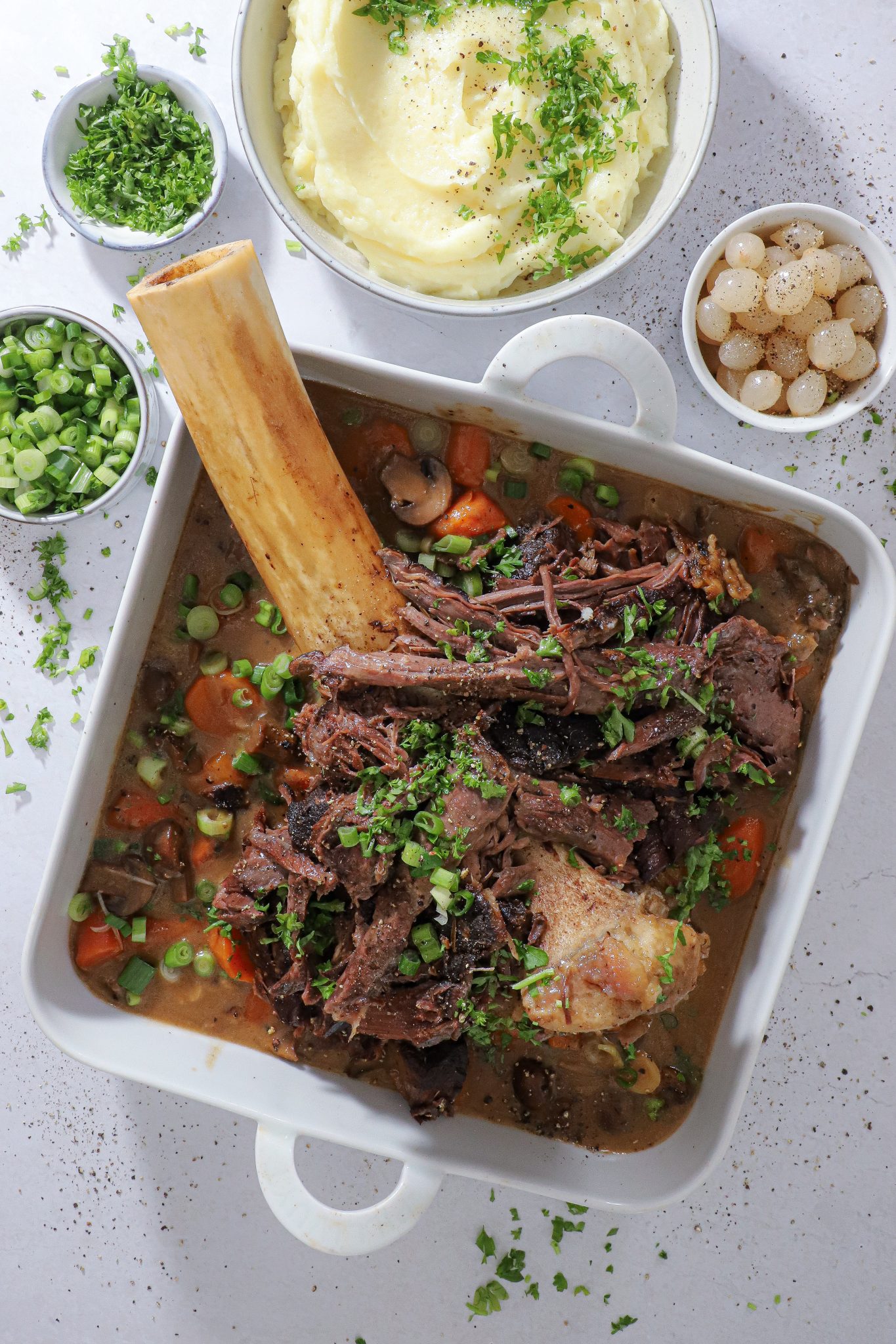 Ølbraiseret Beef Hammer - Mør og Smagfuld Opskrift med Øl