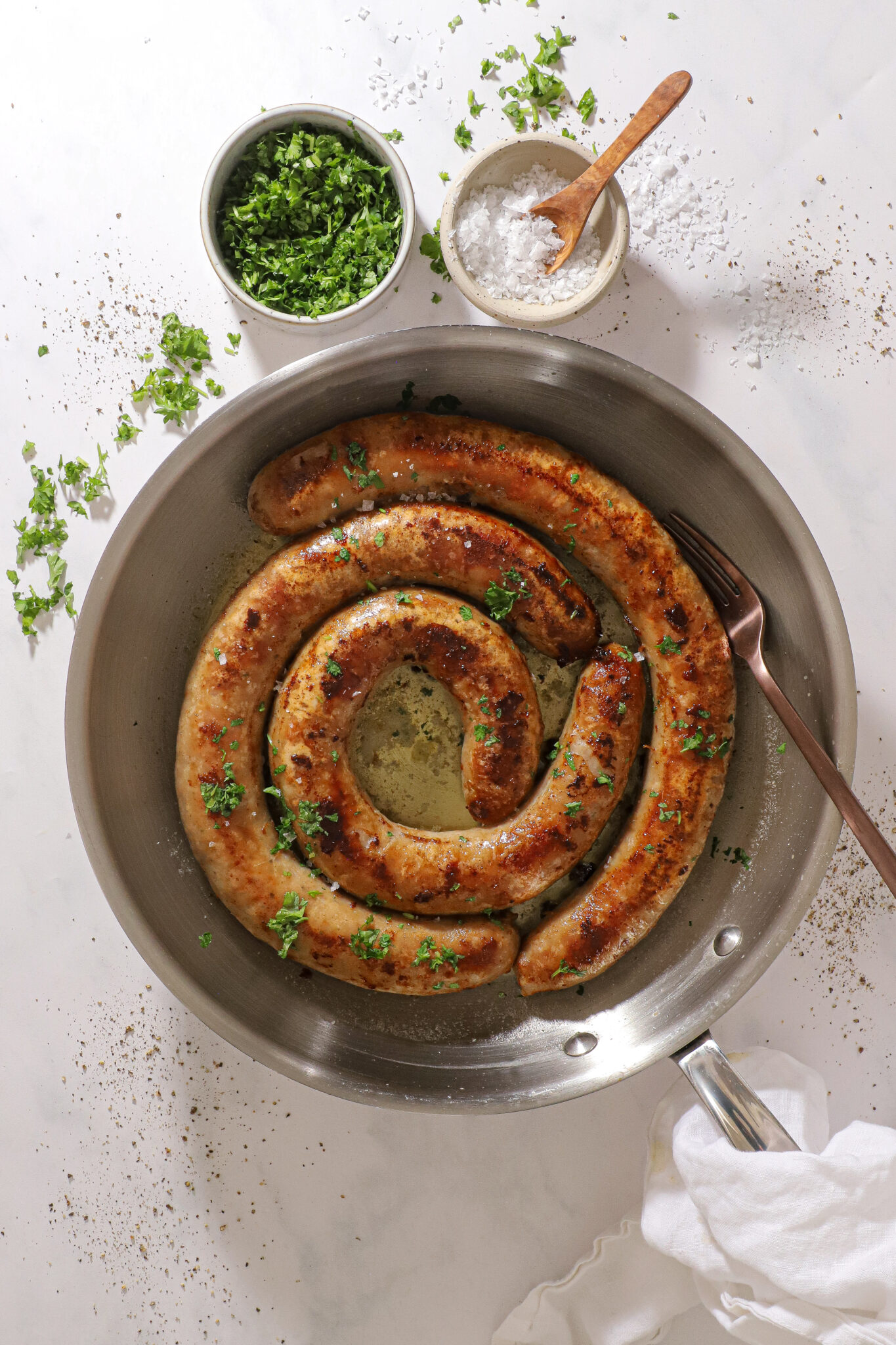 Medister - Stegt medisterpølse – Klassisk opskrift på dansk medister