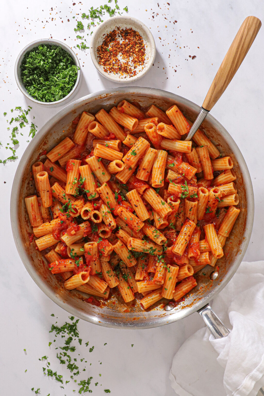 Penne Arrabiata - Klassisk pasta all’arrabbiata med tomat og chili
