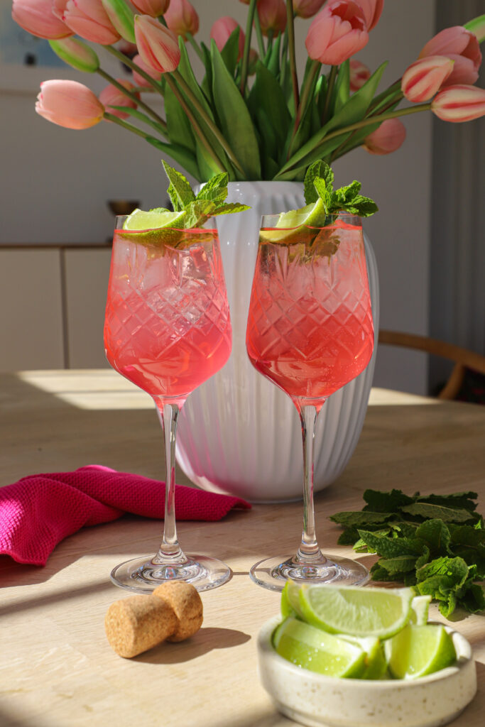 Sarti Spritz – Den smukkeste pink sommer cocktail