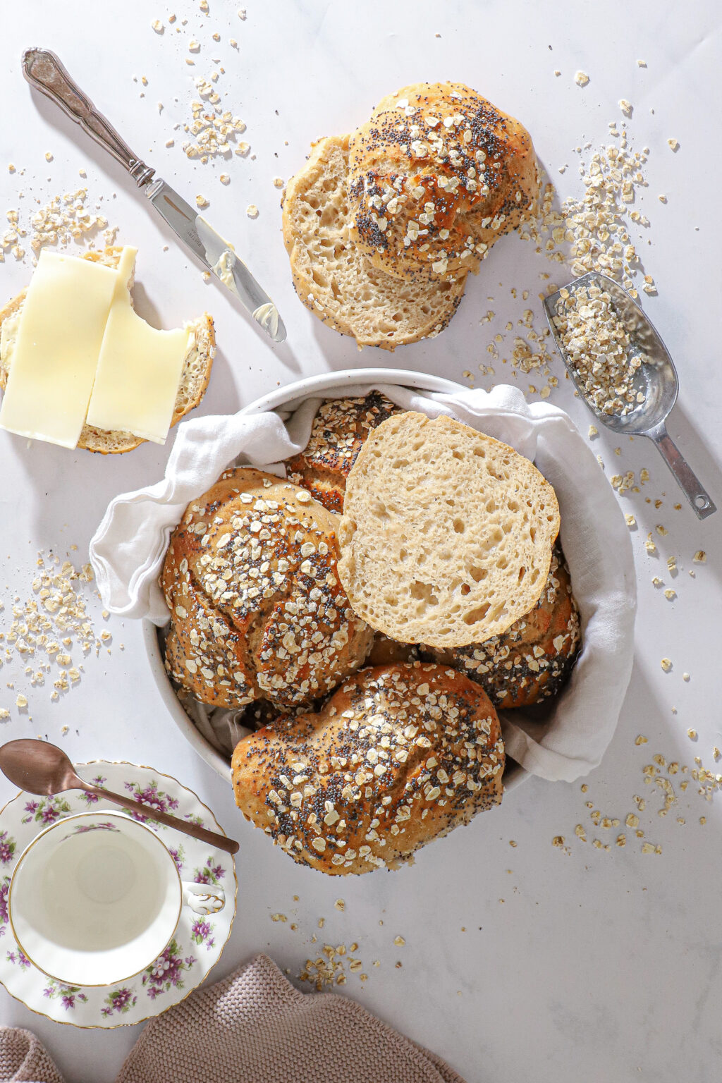 Koldhævede æltefri skyrboller - Opskrift på æltefri boller med skyr